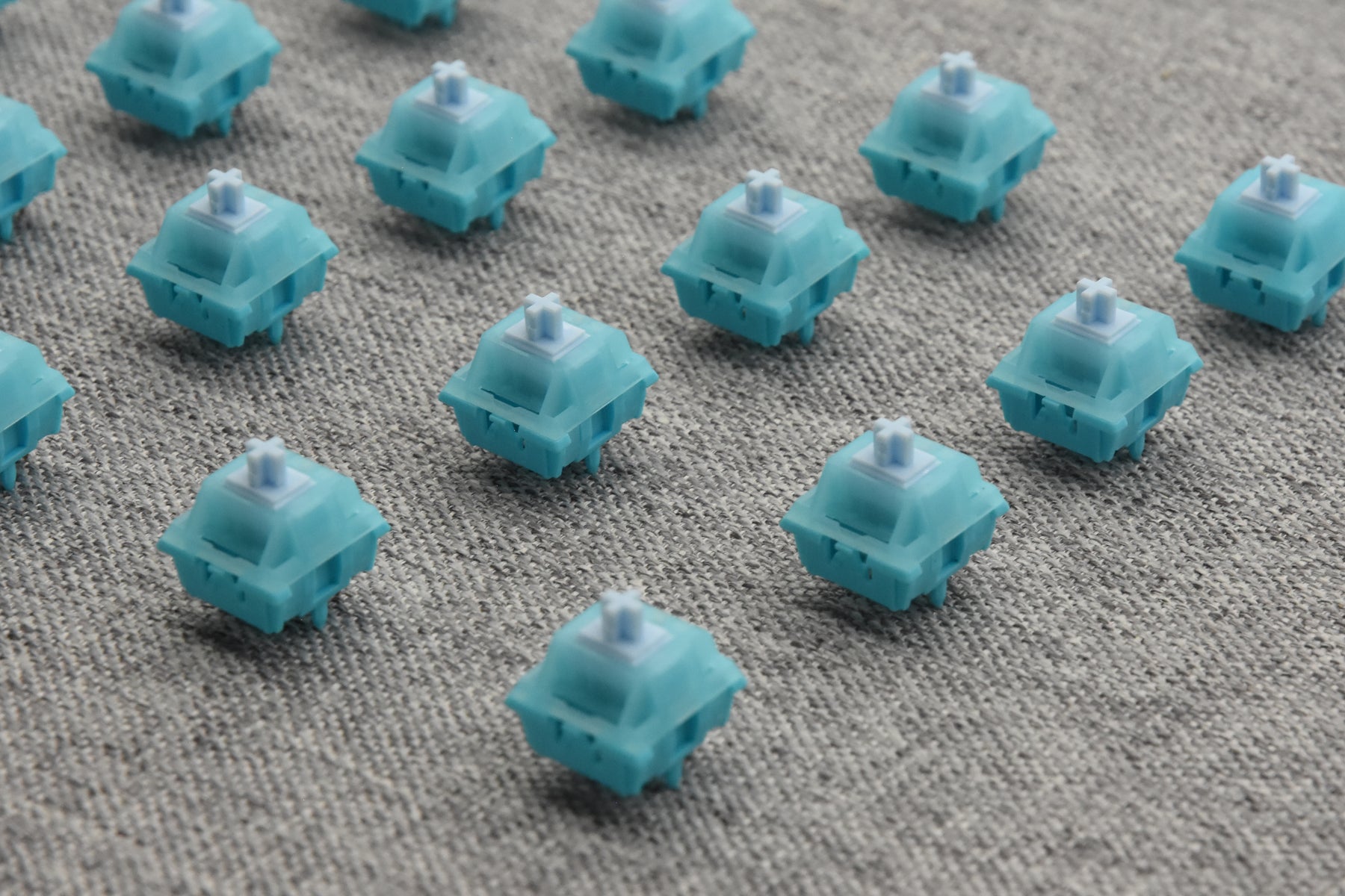 Keygeek Keyboard Switches – Including MZ Y3, Mirror Lake, & More