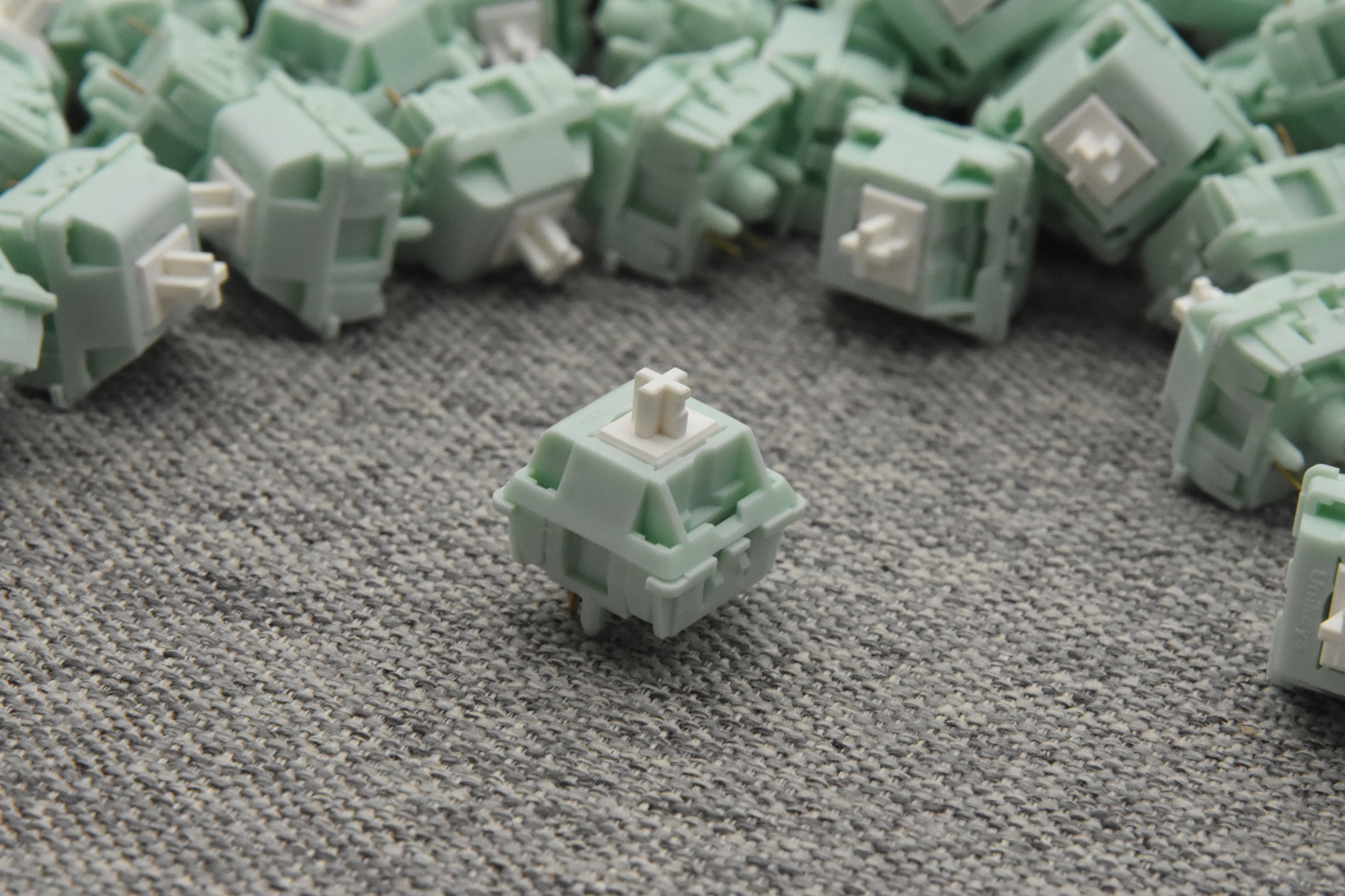 UNIKEYS x BSUN WAVES Rail Bottom-Out Linear Switch Factory Lubed ...