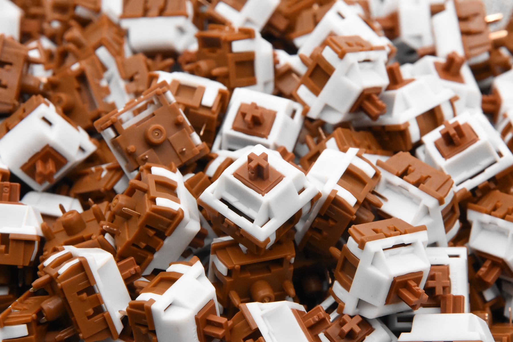 Keyboard Switches – Explore HMX, BSUN, Keygeek & More Custom Switches